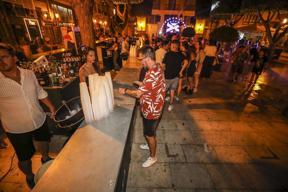 Tres detenidos en la Nit de la Roà en Elche