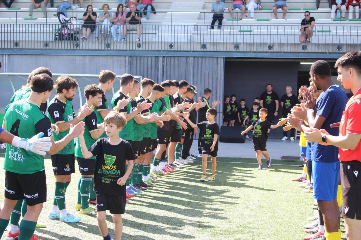 EN IMÁGENES: El pasillo del Hispano a los pequeños del prebenjamín A ...