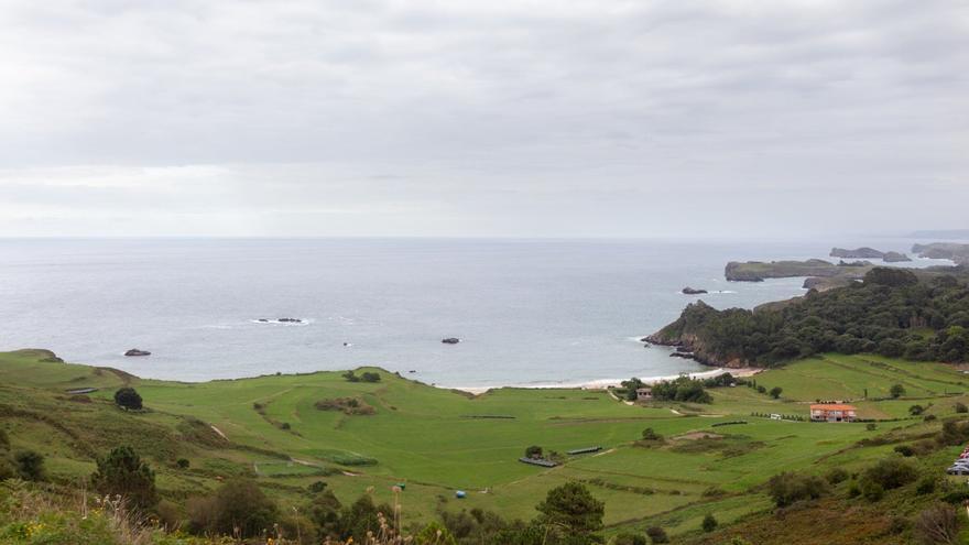 La aldea asturiana de Niembru: cuando las mareas juegan con la belleza ...