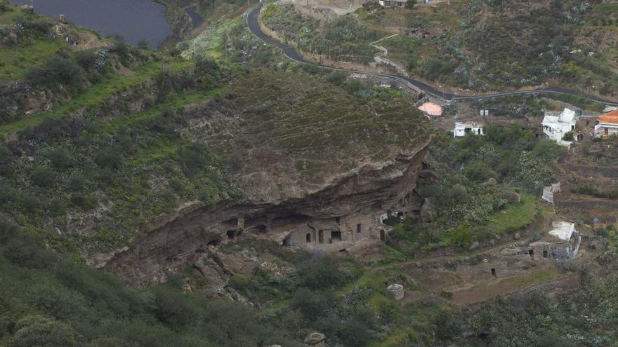 Cuenca achaca el desprendimiento al «abandono total» de las cuevas - La ...