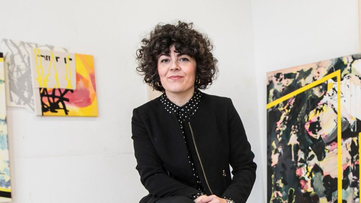 Elena Rato presenta su obra en la sala de la Universidad de Oviedo