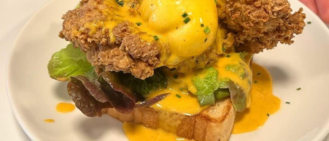 Este es el mejor 'diner' de Barcelona para comer chilaquiles y pollo frito