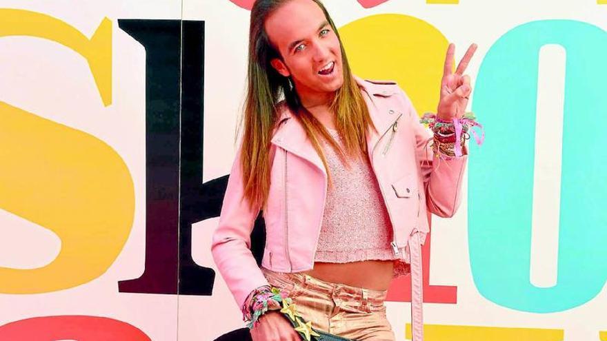 Aless Gibaja : EL 'YOUTUBER' SE CONVIERTE EN EL PERSONAJE DE MODA