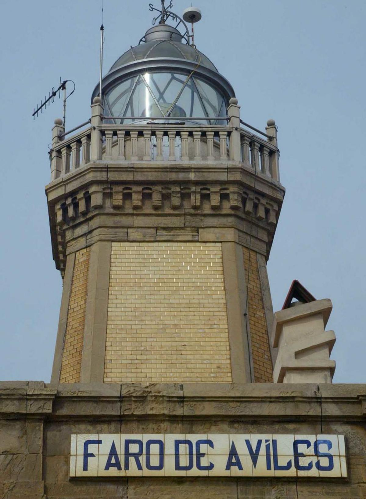 El Faro de Avilés cumple 160 años