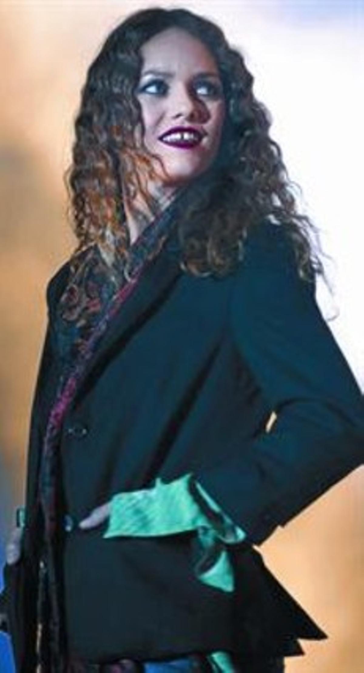 Paradis canta al amor tras romper con Depp - El Periódico