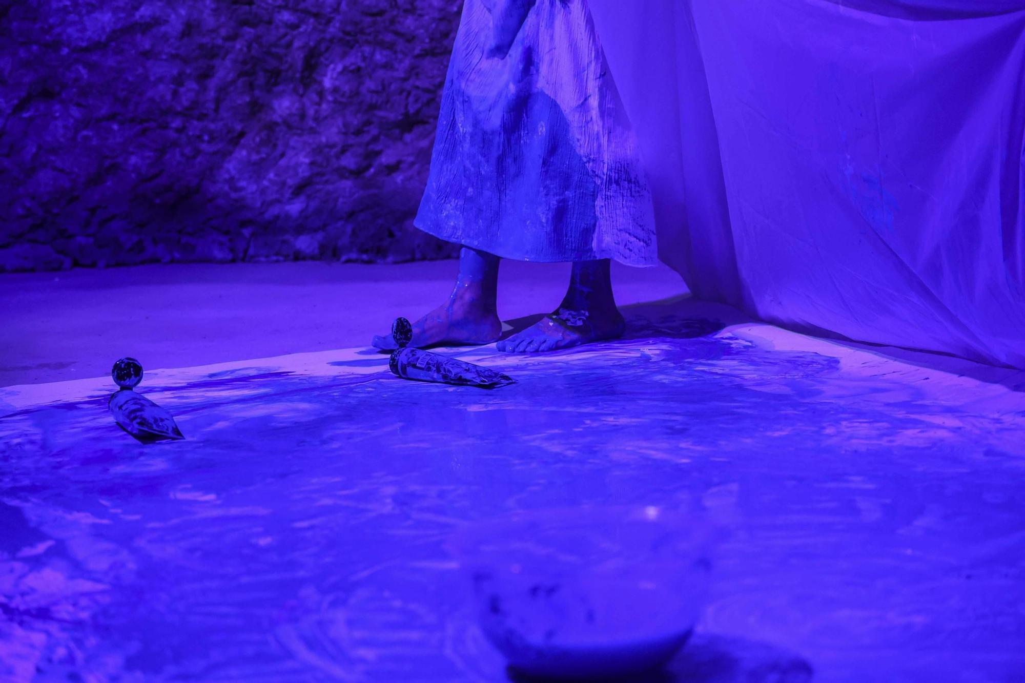 La artista costarricense Karla Solano instala "Origen" en la nueva sala ...