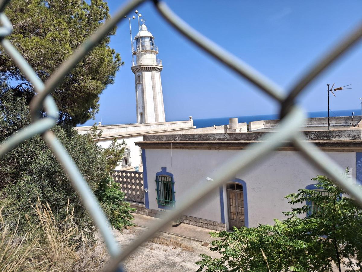 PRECINTADO EL ACCESO AL DE LA NAU | Los faros de Xàbia, deshabitados ...