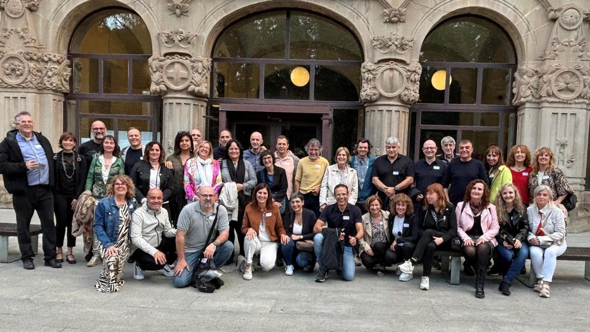 La generació del 1967 de l’Institut Lluís de Peguera es troba al cap de ...