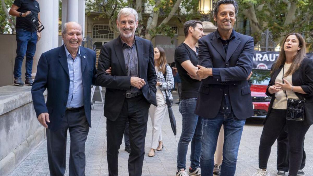 Declaracions d’amor a Manresa i americanes amb mànigues de diferents ...