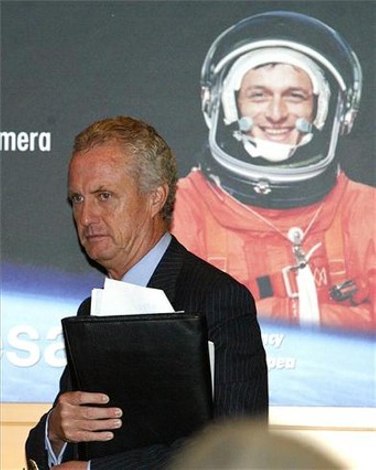 Pedro Morenés: Un paso al frente de la mano de Rajoy