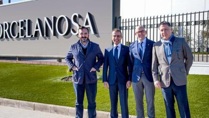 El embajador de Qatar visita Porcelanosa