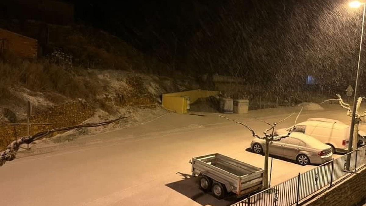 Nieve Valencia | Las primeras nevadas caen en estos municipios de Valencia