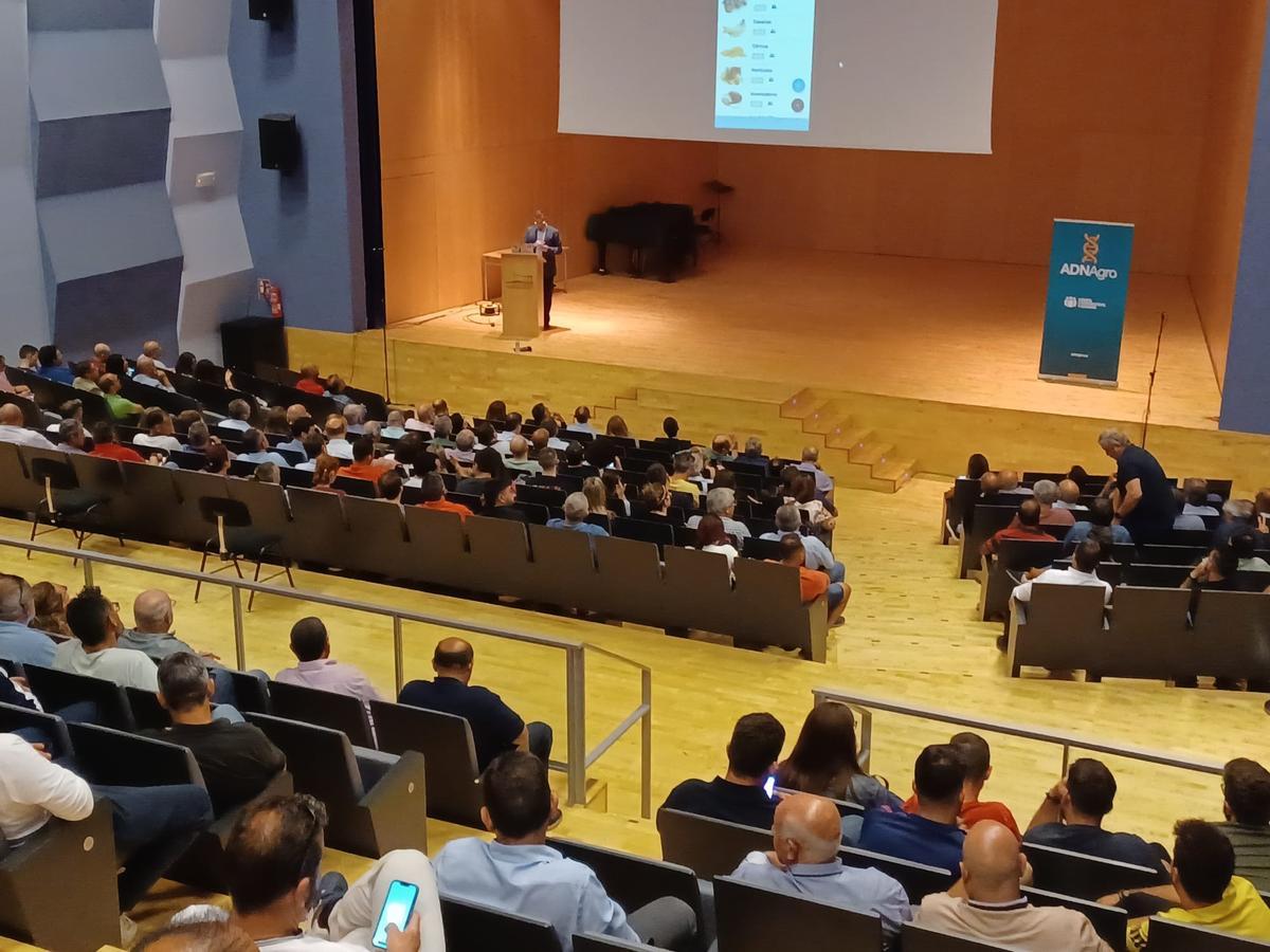Cajamar presenta su cuaderno de campo digital a más de 200 profesionales