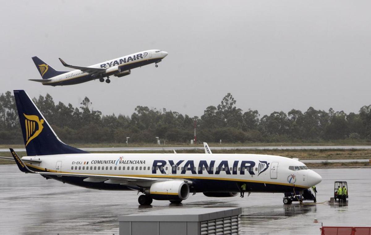 VUELOS GALICIA: Tijeretazo de Ryanair en Santiago: la 'low cost ...