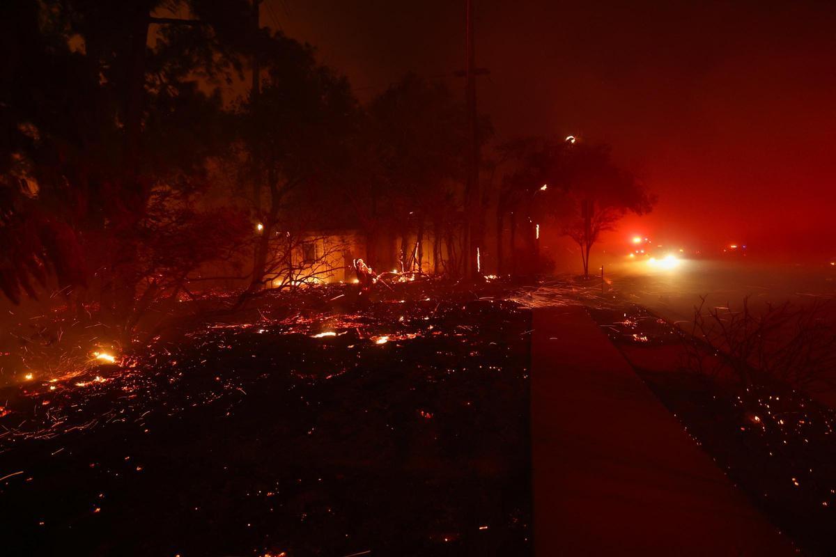Los Ángeles declara el estado de emergencia por incendios sin control | FOTOS