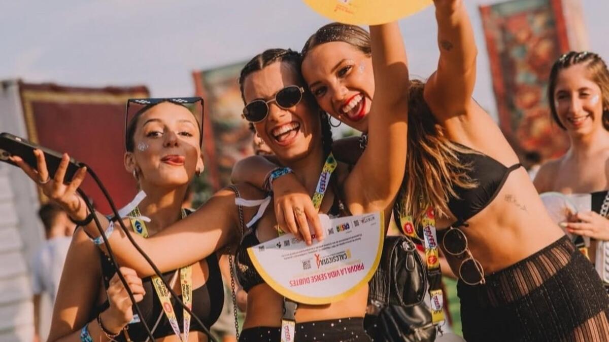 Zevra Cullera | Moda y mucha purpurina en el festival