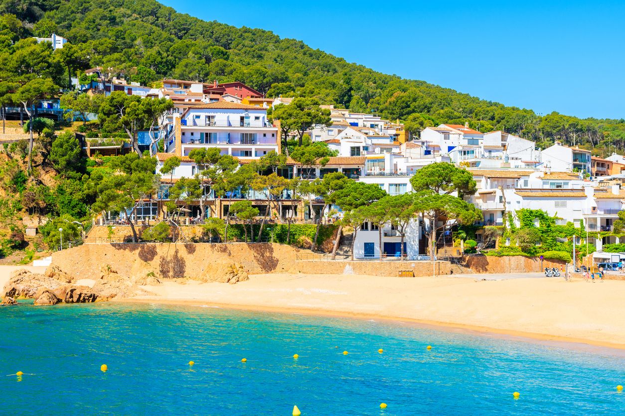 PUEBLO COSTERO DESCONOCIDO ESPAÑA | Pocos turistas y un gran desconocido: así es el pueblo ...