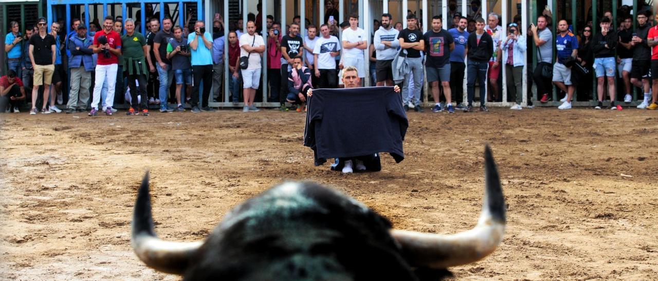 Los guardianes de los 'bous al carrer'
