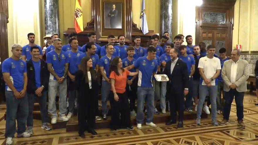 Deportivo de A Coruña asciende a Primera y desata la fiesta en María Pita