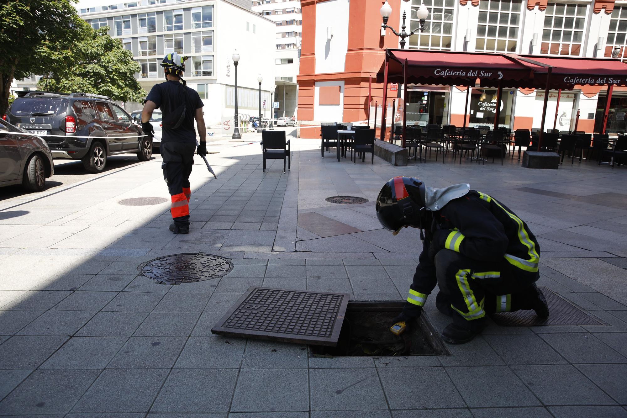 En imágenes: Así fue el escape de gas en la plaza de Europa, en Gijón