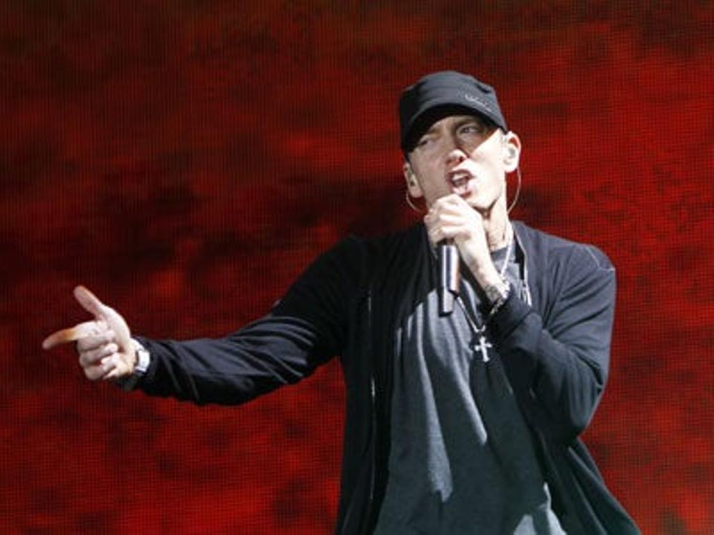 Eminem cambia de imagen y tiene la cara de otro - Cuore