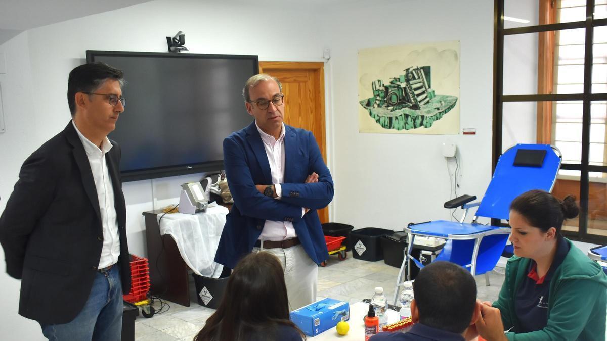 La donación de sangre llega al Ayuntamiento de Cáceres para concienciar ...