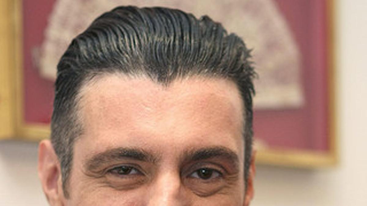 Fallece Bernardo Bonezzi, icono precoz de la movida