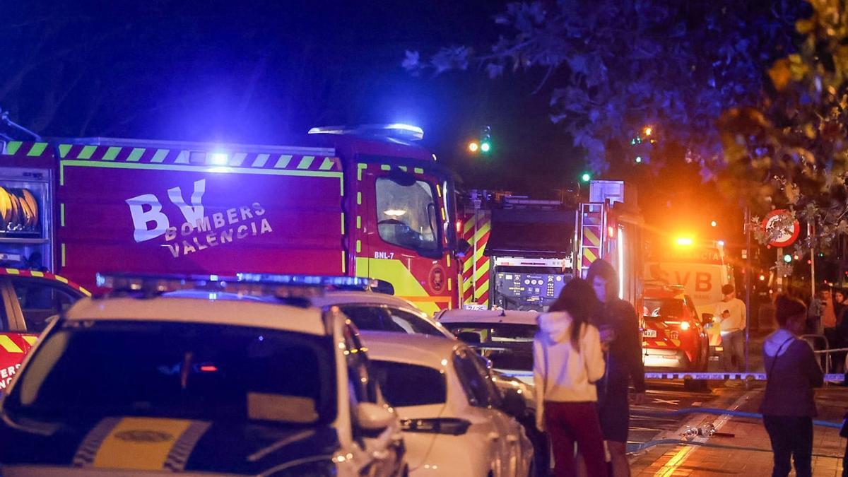 Incendio Valencia Hoy | Decenas de desalojados tras un incendio en un ...