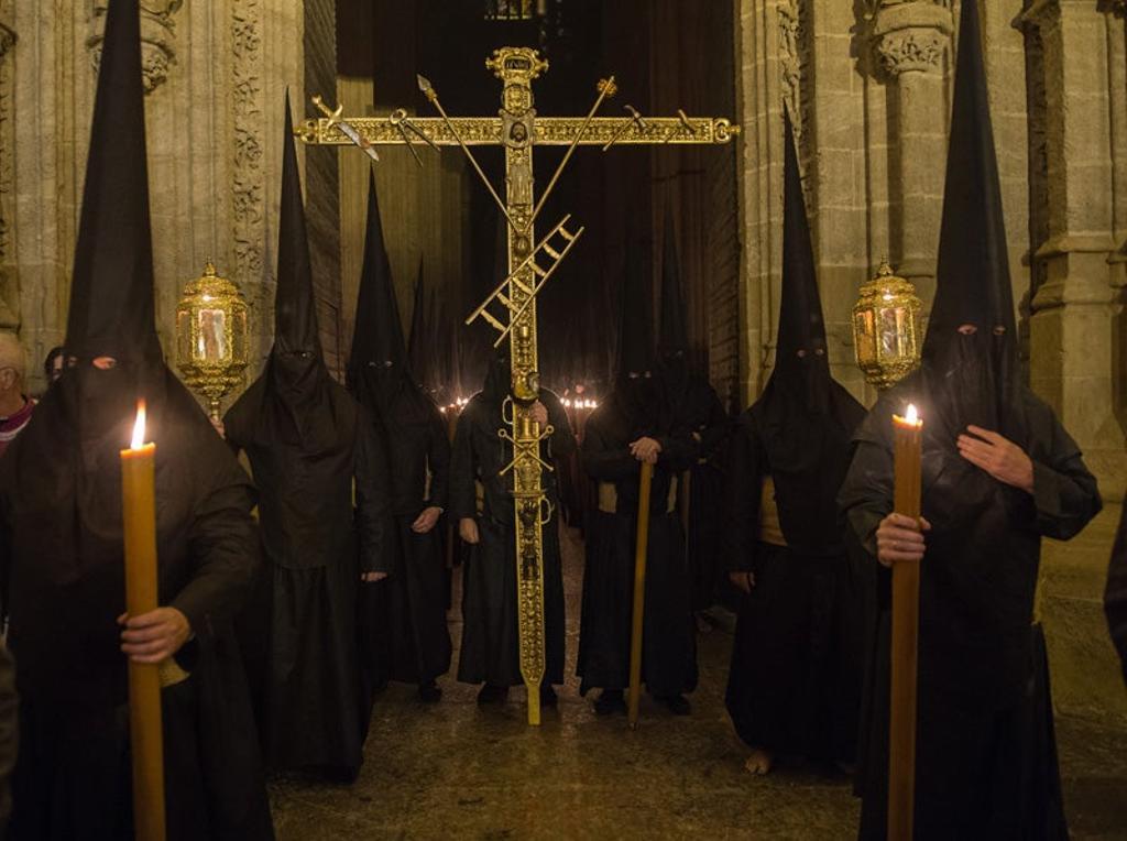 La Madrugá: por qué ver el paso más antiguo de Sevilla - Viajar