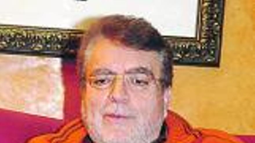 Una arritmia obliga al barítono Joan Pons a cancelar sus conciertos