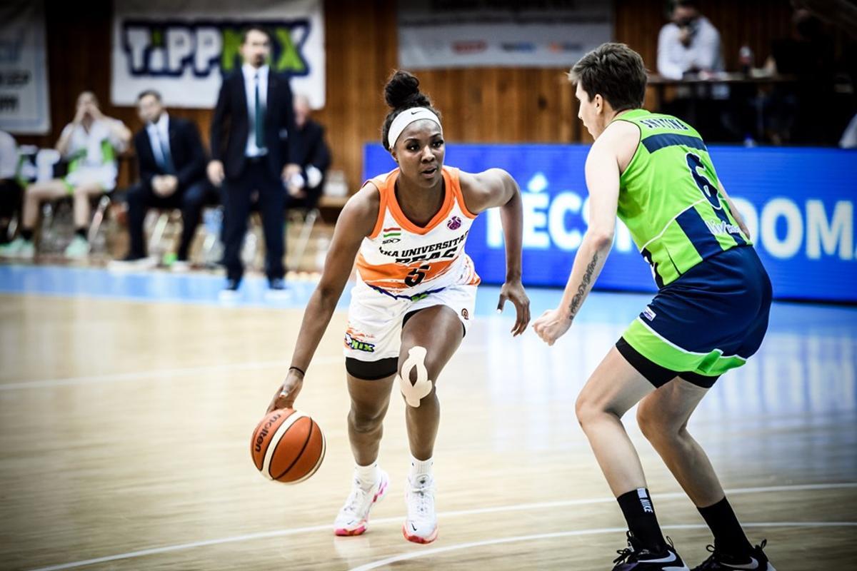 Chelsea Nelson refuerza el juego interior del Hozono Jairis