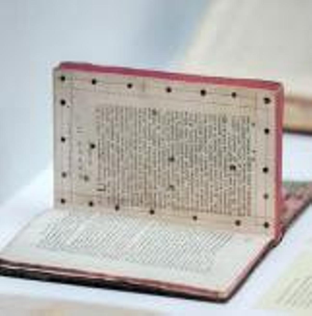 Los libros exhiben sus heridas