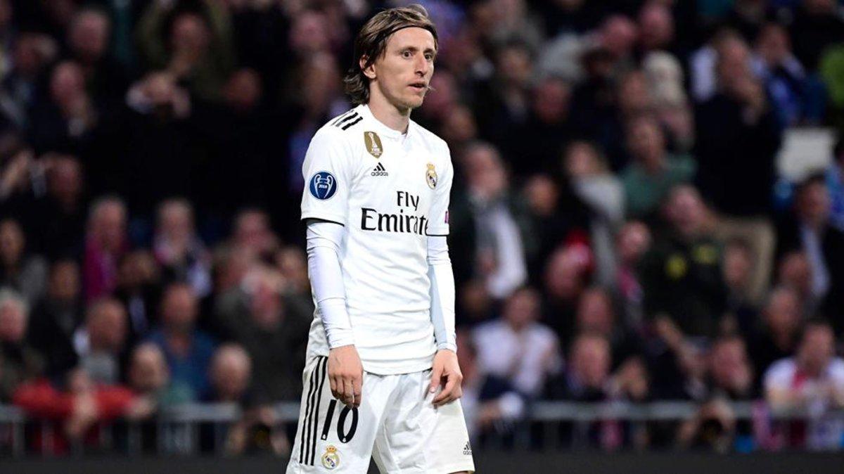Madrid midfielder Luka Modric's agents meets with AC Milan