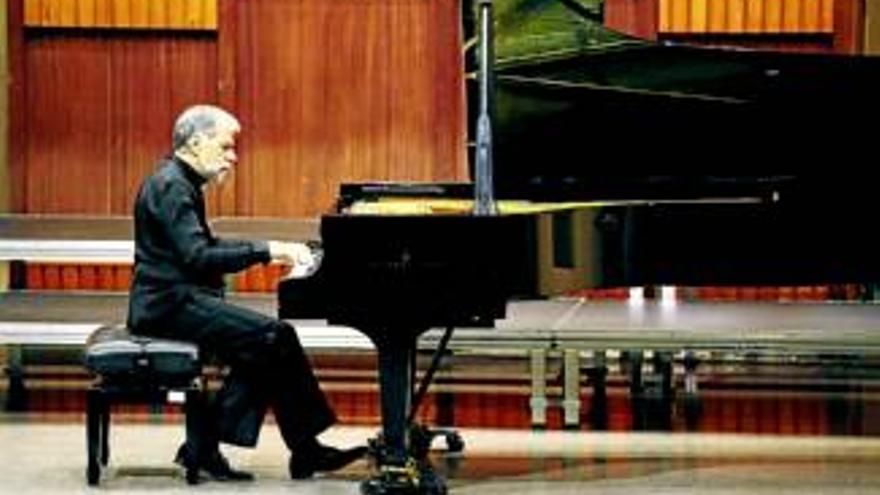 Josep colom ofrece un concierto en el festival de piano