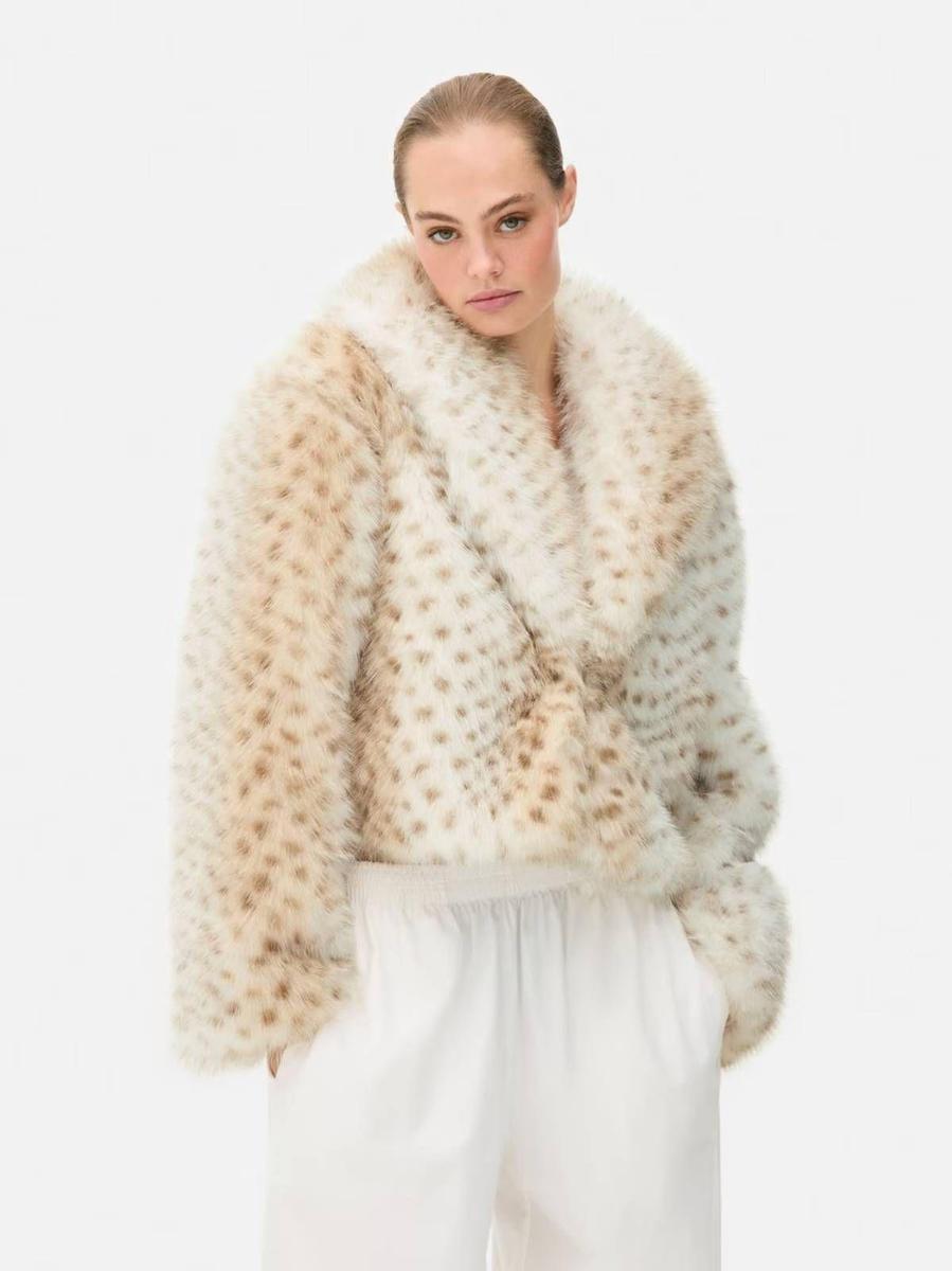 ABRIGOS PRIMARK | Colas kilométricas en Primark de Larios en Málaga ...