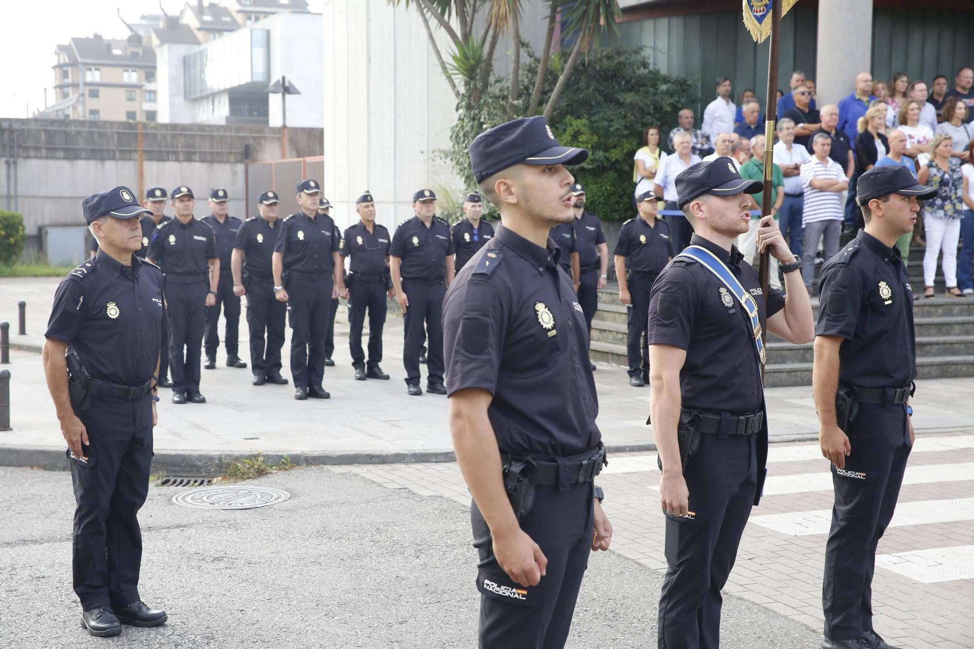 La Policía Local y Nacional de Gijón se reivindica por San Miguel