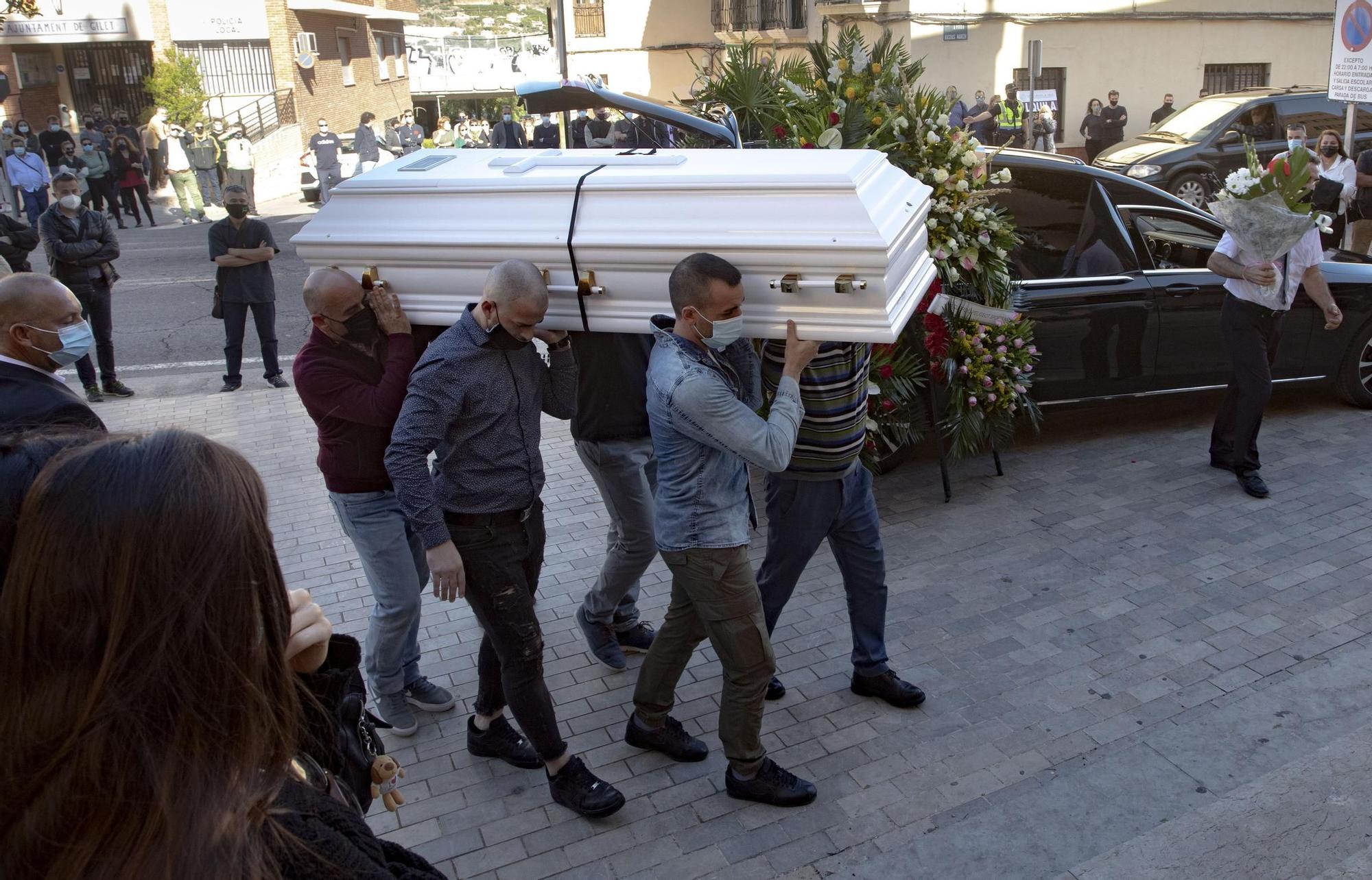 Entierro de la copiloto valenciana Laura Salvo en Gilet