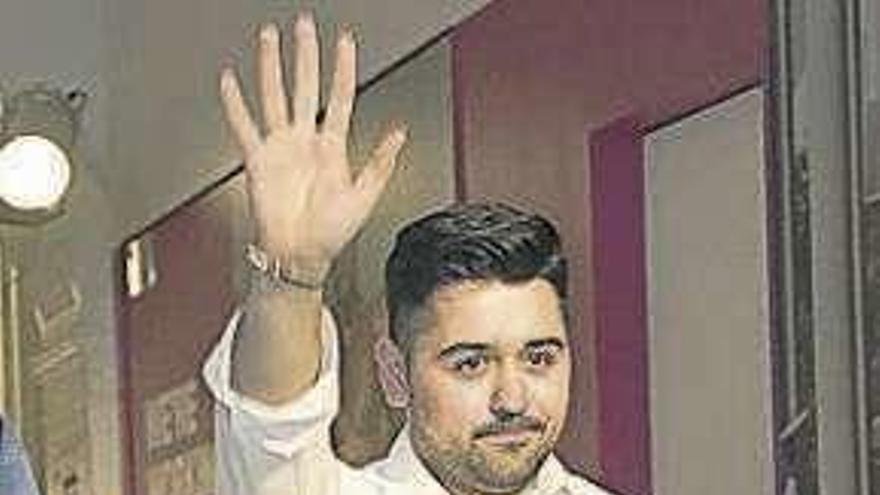 Francisco Sáez se pone rebelde en París