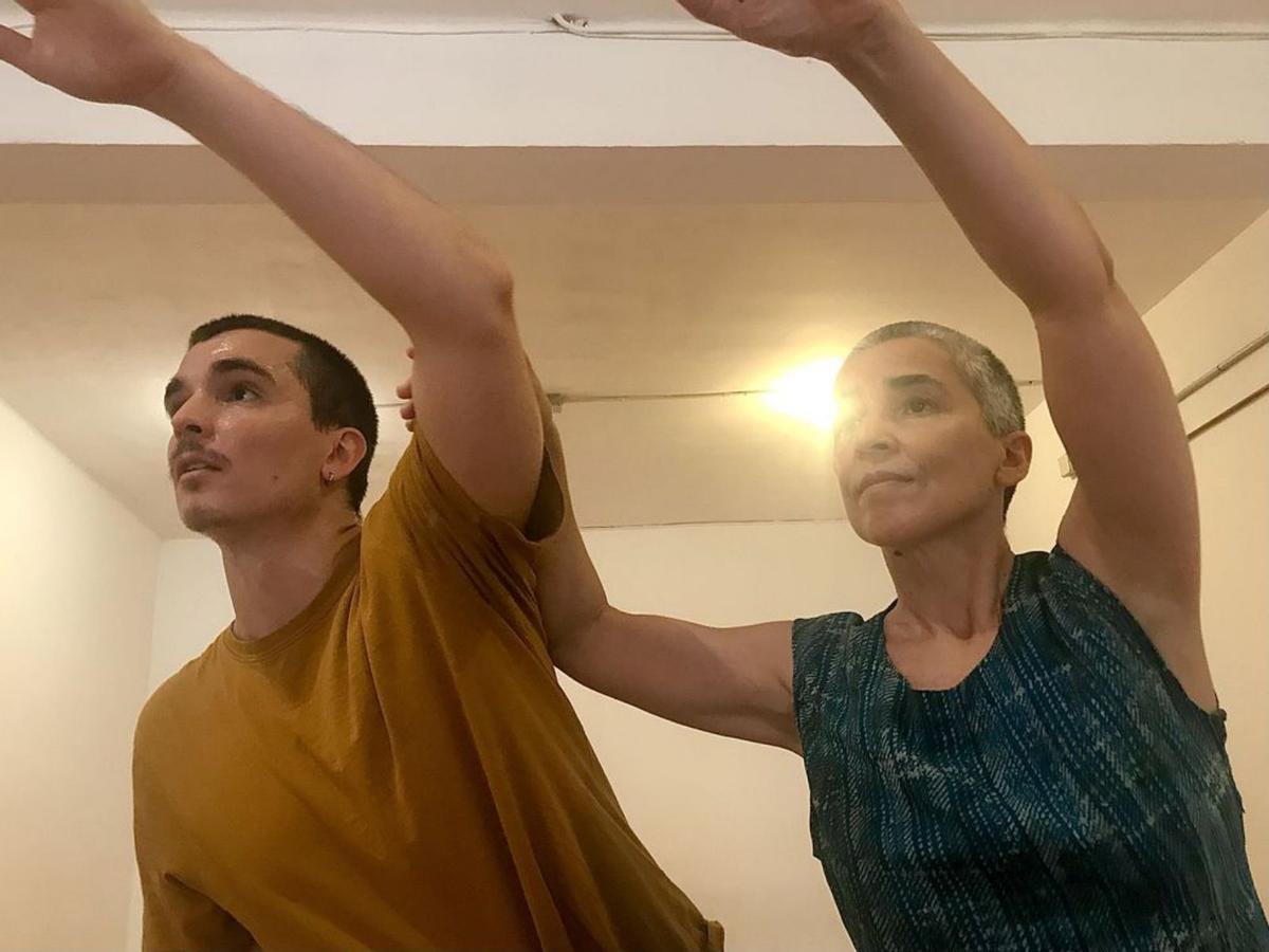 Laura Girotto y su hijo se funden y danzan con la música de Vivaldi