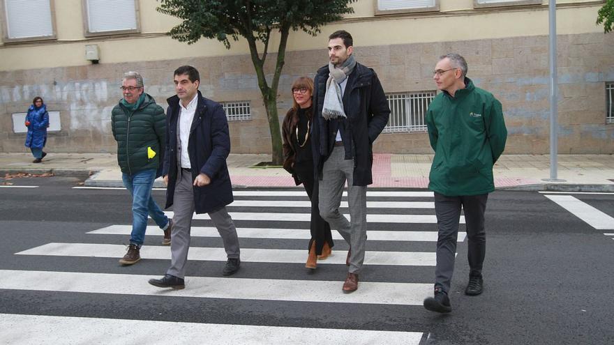 A Ponte estrena pasos de peatones que avisan con luz led a los ...