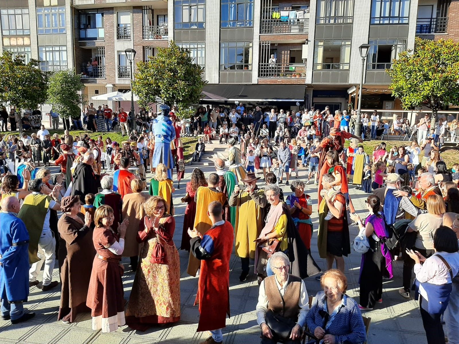 Una multitud del Medievo toma las calles de Posada: así ha sido el ...