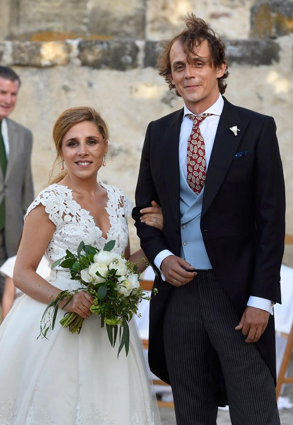 Nieves Álvarez y Mar Flores, invitadas a la romántica boda de María ...