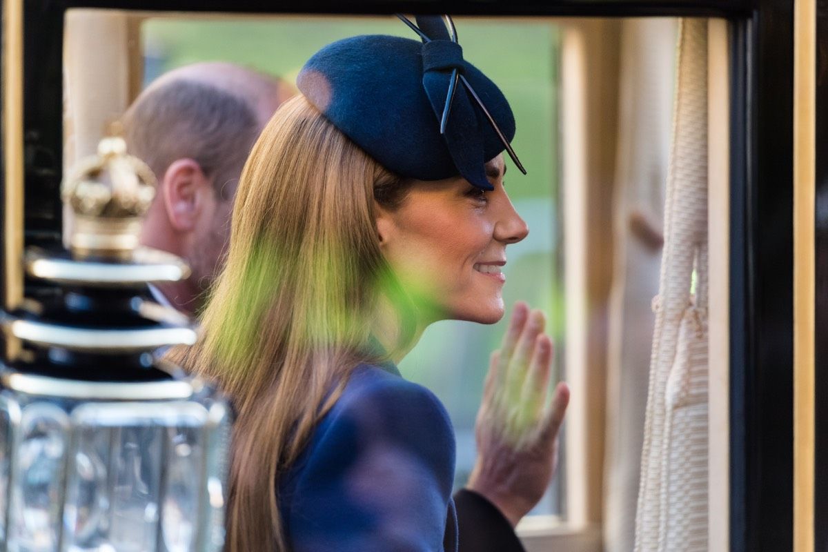 KATE MIDDLETON JOYAS LADY DI | Kate Middleton venera a Lady Di una vez ...
