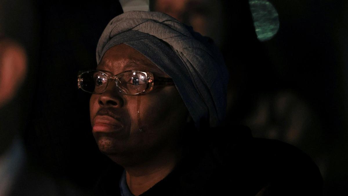 Vídeo | Dos paramédicos, culpables de la muerte de Elijah McClain: le ...