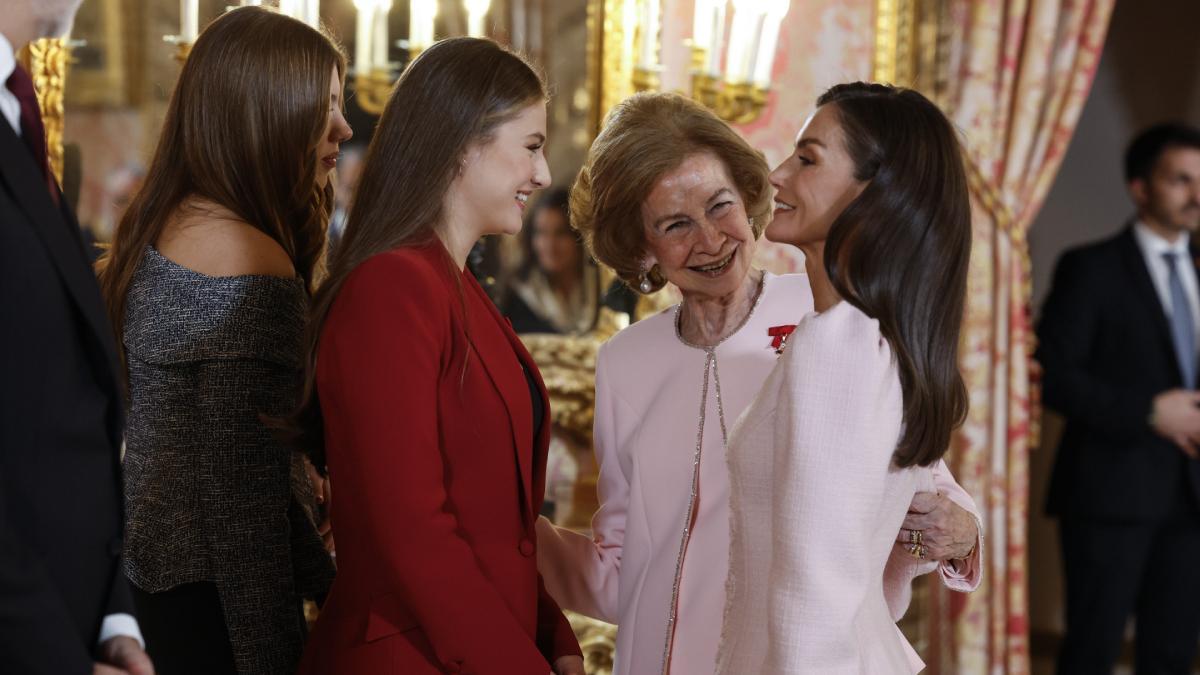TOISÓN DE ORO REINA SOFÍA | Letizia homenajea a la reina Sofía en su ...