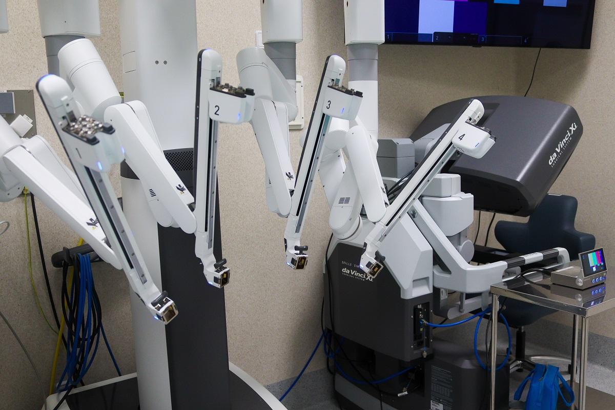 CIRUGÍA ROBÓTICA | Así opera el robot Da Vinci que ha revolucionado la ...