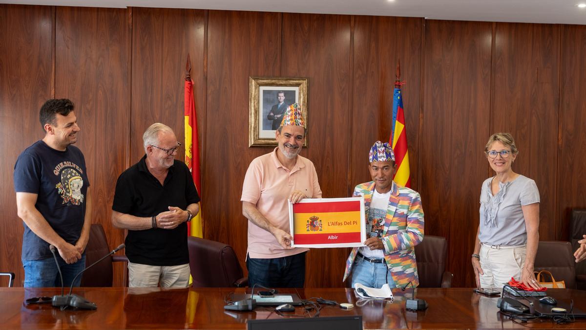 Akkal Bahadur Bohora corona el Everest: el viaje espiritual del nepalí ...