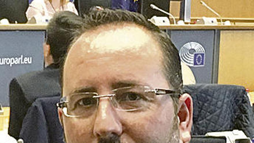 Mario Arias y otros cuatro senadores del PP ganan el cupón por el 155