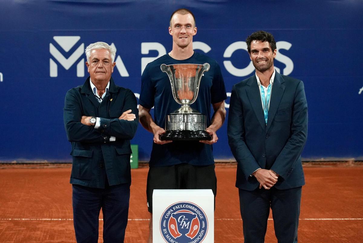 COPA FAULCOMBRIDGE TENIS: Jan Choinski se proclama campeón