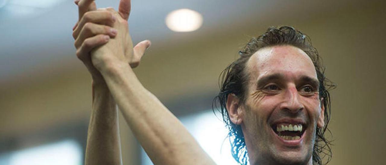 Rubén Olmo: «Mi madre tuvo que fregar muchas escaleras para pagarme la ...